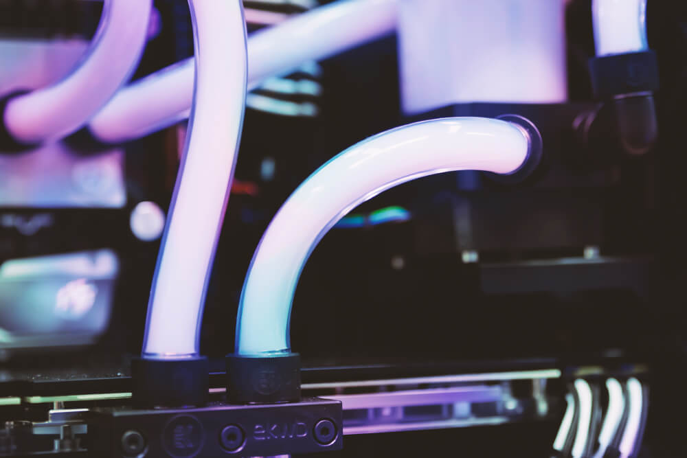 PCSPECIALIST - Water Cooled PCs mit LIQUID SERIES